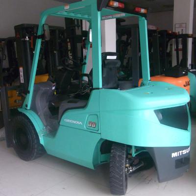China Japan Mitsubishi FD30 3 Ton Forklift with 3 Mast 4.5m Lifting Capacity in Japan for sale