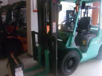 China Japan Mitsubishi FD30 3 Ton Forklift with 3 Mast 4.5m Lifting Capacity in Japan for sale
