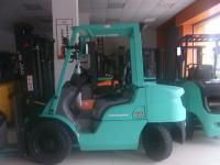 China Japan Mitsubishi FD30 3 Ton Forklift with 3 Mast 4.5m Lifting Capacity in Japan for sale