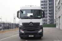 China Mercedes Head Road Tractor Euro 4 Heavy Duty Trailer Head with Transfer Materials for sale