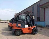 China 5 ton Diesel Forklift with Closed Cabin and Heater 5000kgs 3000kg 3500kgs within Market for sale