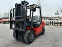 China FD30 Forklift with 3 Ton 3.5 Ton Lifting Capacity and 3 Stages Mast Japan 4.5 Meters Very for sale
