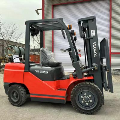 China 3 Stages Mast Lpg Forklift for Japan Engine Side Shift and 3.0 Ton Loading Capacity for sale