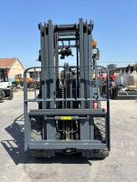 China Top-performing Japan 5 ton Diesel Forklift Truck with Fork Positioner and Side Shifter for sale