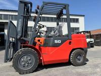 China Top-performing Japan 5 ton Diesel Forklift Truck with Fork Positioner and Side Shifter for sale