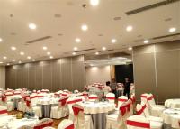 China Restaurant Soundproof Sliding Folding Wall Partition Fully Retractable for sale