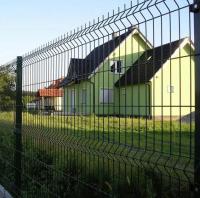 China 3d Curved Panel Welded Wire Mesh Garden Fence 1.8m High With Plastic Pvc Uv Slat with Custom for sale