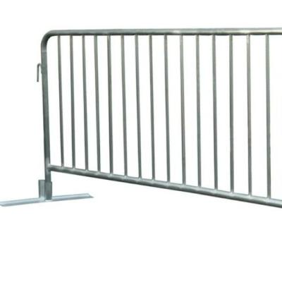 China Galvanized Steel Crowd Control Barrier 2.1x1.1m with Hot-Dipped Galvanized Finish for Construction Sites and Events for sale