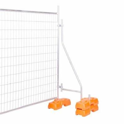 China Hot-Dip Galvanized Temporary Construction Fence Panel 2.1x2.4m with 4mm Wire and 60g/m² Zinc Coating for sale