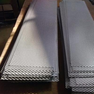 China Hot Dipped Galvanized Gothic Expanded Metal Mesh 3.0mm Thickness 2400x1200mm Sheet Size for Fencing and Decoration for sale