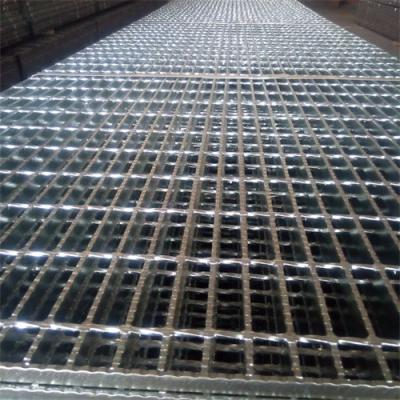 China Hot Dip Galvanized Steel Grating 30-100mm Pitch with Serrated Surface for Industrial Walkways for sale