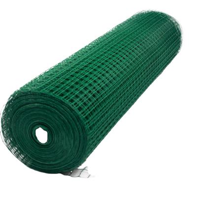 China Galvanized Welded Iron Wire Fence Mesh 0.5-2m Width 15-30m Length for Animal Cages for sale