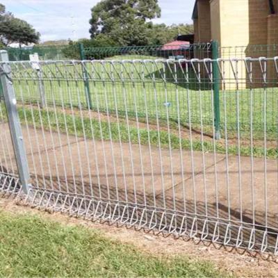 China Hot Dip Galvanized 3D Curved Welded Mesh Fence 630-2430mm Height with 4-5mm Wire Diameter for sale