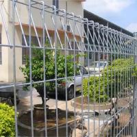 China Hot Dipped Galvanized 3D Curved Welded Mesh Fence 630-2430mm Height with 4-5mm Wire Diameter for sale