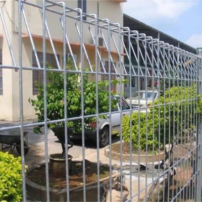 China Hot Dipped Galvanized 3D Curved Welded Mesh Fence 630-2430mm Height with 4-5mm Wire Diameter for sale