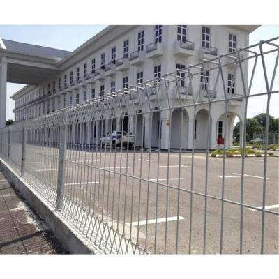 China 3D Curved Welded Mesh Fence Panel 630-2430mm Height with V-Shaped Bending for High Security Applications for sale