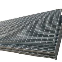 China Galvanized Welded Wire Mesh Fence Panel BWG 4-24 Gauge 25-30m Roll Length for Industrial Security for sale