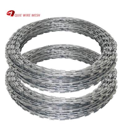 China Galvanized Concertina Razor Wire Mesh Chain Link Fence with Movable Barbed Wire Advantage for sale