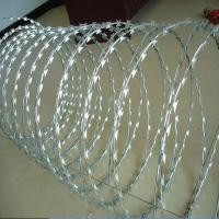 China Galvanized Protecting Mesh Stainless Steel Triple Concertina Razor Barbed Wire Fence for sale
