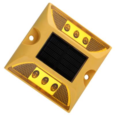China Golden 105mm IP68 Waterproof Solar Powered Cats Eyes For Driveways for sale
