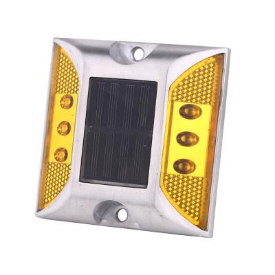 China NI-MH Battery Solar Road Stud Light 5mm LED IP68 Proetect Solar Road Markers for sale