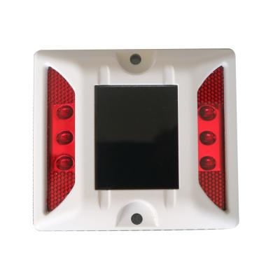 China Aluminum Housing Solar LED Road Studs 250MA 2V Mono Crystalline for sale