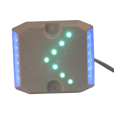 China IP65 Plastic Led Road Stud High Brightness Wired Cable 8000mcd With Green Arrow for sale