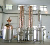 China 2000L Distillery Equipment For Vodka And Whisky Distillation In Food Beverage Shops for sale