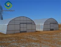 China 275g/m2 100m Plastic Gutter Single Span Greenhouse for sale
