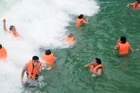 China Artifical Big Tsunami Ocean Water Wave Pool with Waves Park Vacuum 3 meters high for sale