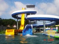 China Water Park Custom Water Slides Local Giant Hotel For Vacation for sale