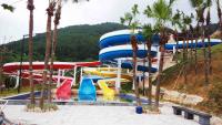 China Long Spiral Water Ride Aqua Park Equipment Inner Width 0.8m for sale