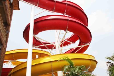 China Outdoor Custom Water Slides Fiberglass , Popular Water Park Equipment for sale