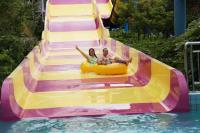China Giant Aqua Park Equipment Exciting Swimming Pool Fiberglass Waterslides for sale