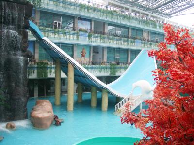 China Funny Fiberglass Water Slides Aqua Park Equipment Customized 1 Year Warranty for sale