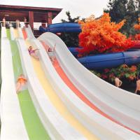 China Adult Water Plastic Fiberglass Water Slide 120 m³ / h for Adventure Water Parks for sale