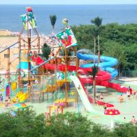 China Fiberglass Aqua Playground Equipment Big Water House For Family Fun Custom for sale