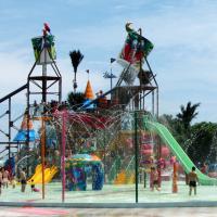 China Fiberglass Aqua Playground Equipment Big Water House For Family Fun Custom for sale