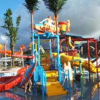 China Water Park Equipments, Kids' Water Playground For 50 Riders 17.5 * 11 * 7m for sale