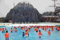 China Water Park Wave Pool Equipment , Waterpark Wave Machine For Family Fun in Aqua Park for sale