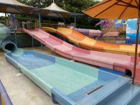 China Manufacture of Special Equipment Fiberglass Kids Water Slides Outdoor Pool Slide For Children for sale