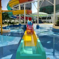 China Fast Installation Water Slide with 360 Riders/H Capacity and 2 Riders/Lane Sliding Mode for Aqua Park for sale
