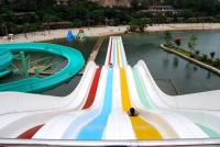 China Multi-Lane Rainbow Water Slide with Fiberglass Flume and Hot-Dip Galvanized Steel for High Throughput for sale