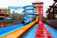 China High Speed Water Slide with Hot-Dip Galvanized Steel Structure and Hand-Laid Fiberglass Flume Featuring Corrosion-Resistant Water Pump for sale