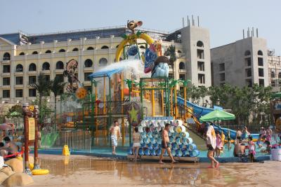 China Medium Water Play Structure with Hand-laid Fiberglass Flume and Hot-dip Galvanized Steel Structure | Turnkey Support Water Park Equipment for sale