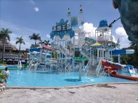 China Medium Water Play Structure with Hand-laid Fiberglass Flume and Hot-dip Galvanized Steel Structure for Turnkey Support for sale