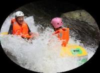 China Mountain Rapids Ride with Hot-dip Galvanized Steel Structure and Fiberglass Flume for Themed Mountain River Drifting for sale