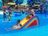 China Children's Water Play Equipment with Hot-Dip Galvanized Steel Structure, Corrosion-Resistant Fiberglass Flume, and Shallow Water Safety Design for sale