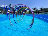 China Children's Water Play Equipment with Hot-Dip Galvanized Steel Structure, Corrosion-Resistant Fiberglass Flume, and Shallow Water Safety Design for sale