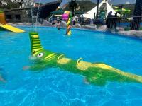 China Children's Water Play Equipment with Hot-Dip Galvanized Steel Structure, Corrosion-Resistant Fiberglass Flume, and Shallow Water Safety Design for sale